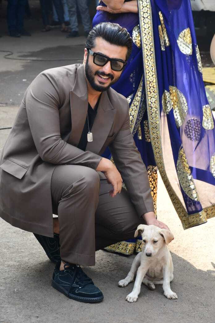 Arjun Kapoor And Tabu Promote Kuttey Movie On The Set of Indian Idol 13 - Filmibeat