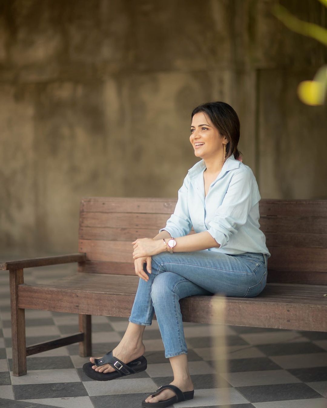 PHOTOS: ஆத்தாடி.. எவ்ளோ பெரிய பொக்கே.. செம க்யூட்டாக இருக்கும் டிடி ...