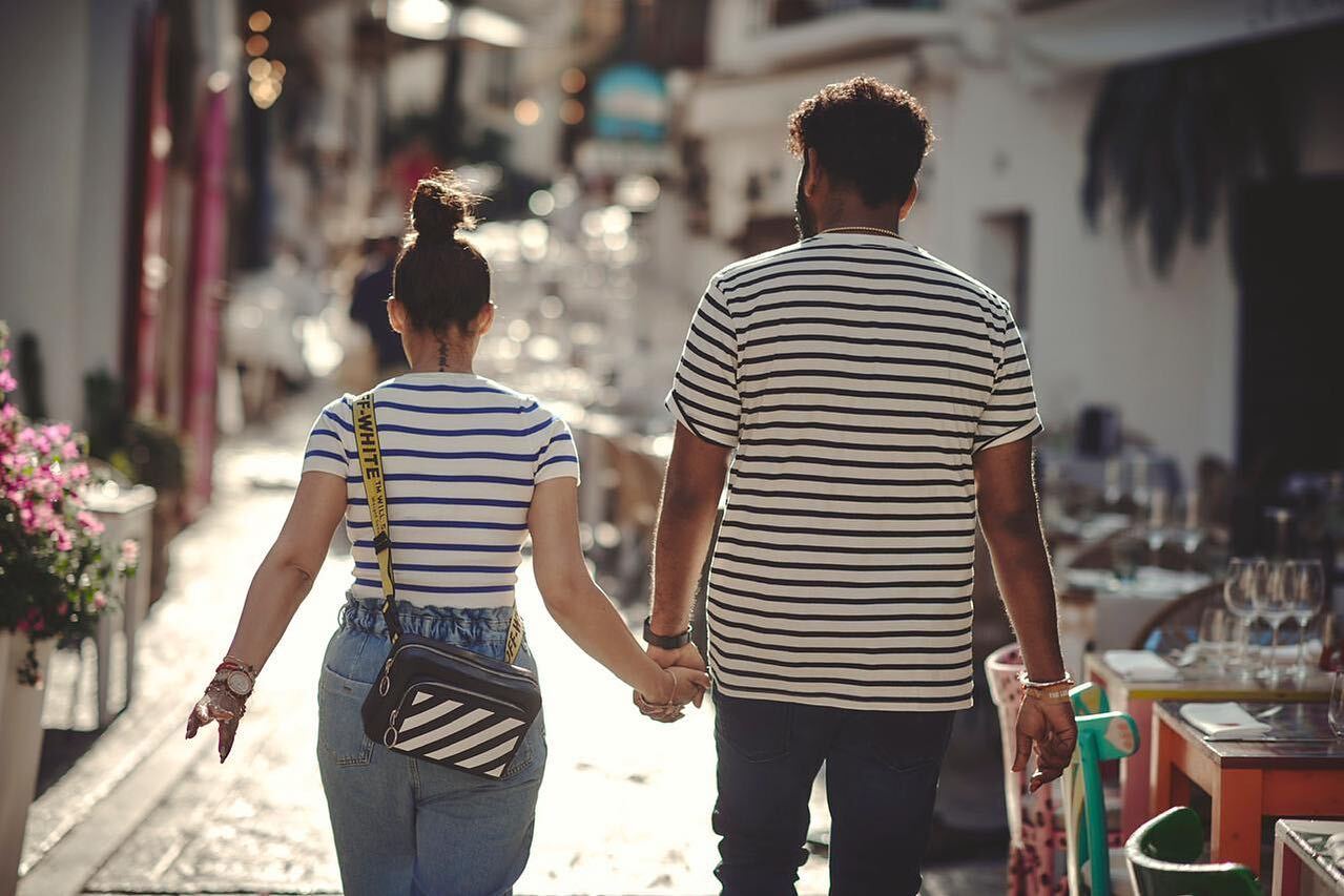 PHOTOS : உன்னை காண ஆவலுடன் வருகிறேன்... விக்னேஷ் சிவன் லேட்டஸ்ட் போஸ்ட் ...