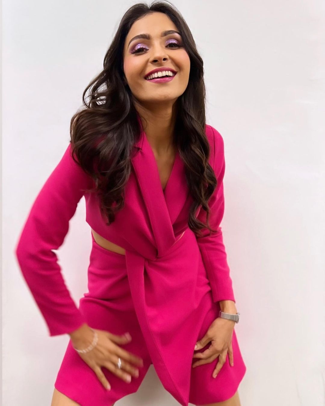 PHOTOS: எவன்டா எனக்கு கஸ்டடி..? பீச்சில் கூலர்ஸ் போட்டு கலக்கலாக வந்த ...