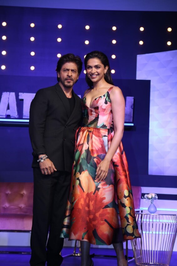 Shahrukh Khan, Deepika Padukone, John Abraham, and Siddharth Anand at the success press ...