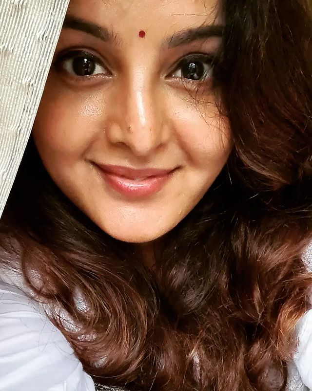 PHOTOS : வாவ்.. இந்த வயசுலயும் இப்படியா.. துணிவு பட நடிகையின் க்யூட் ...