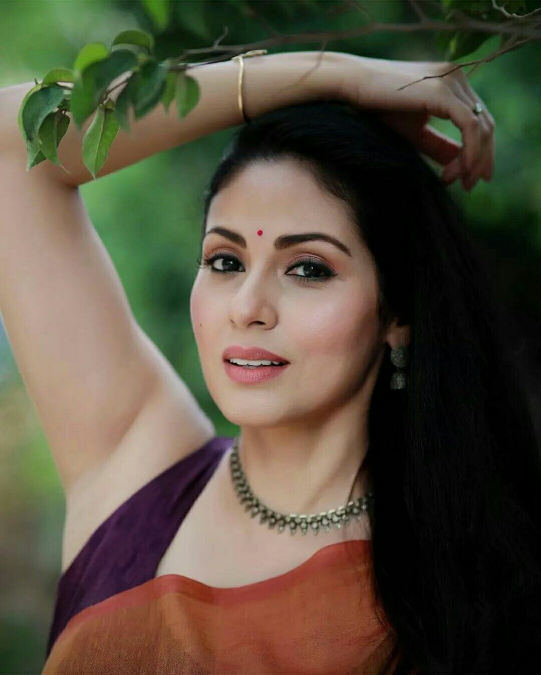 Sadha: హాట్ ఫోజులతో సదా హల్చల్.. షేపులన్నీ హైలైట్ అయ్యేలా ...