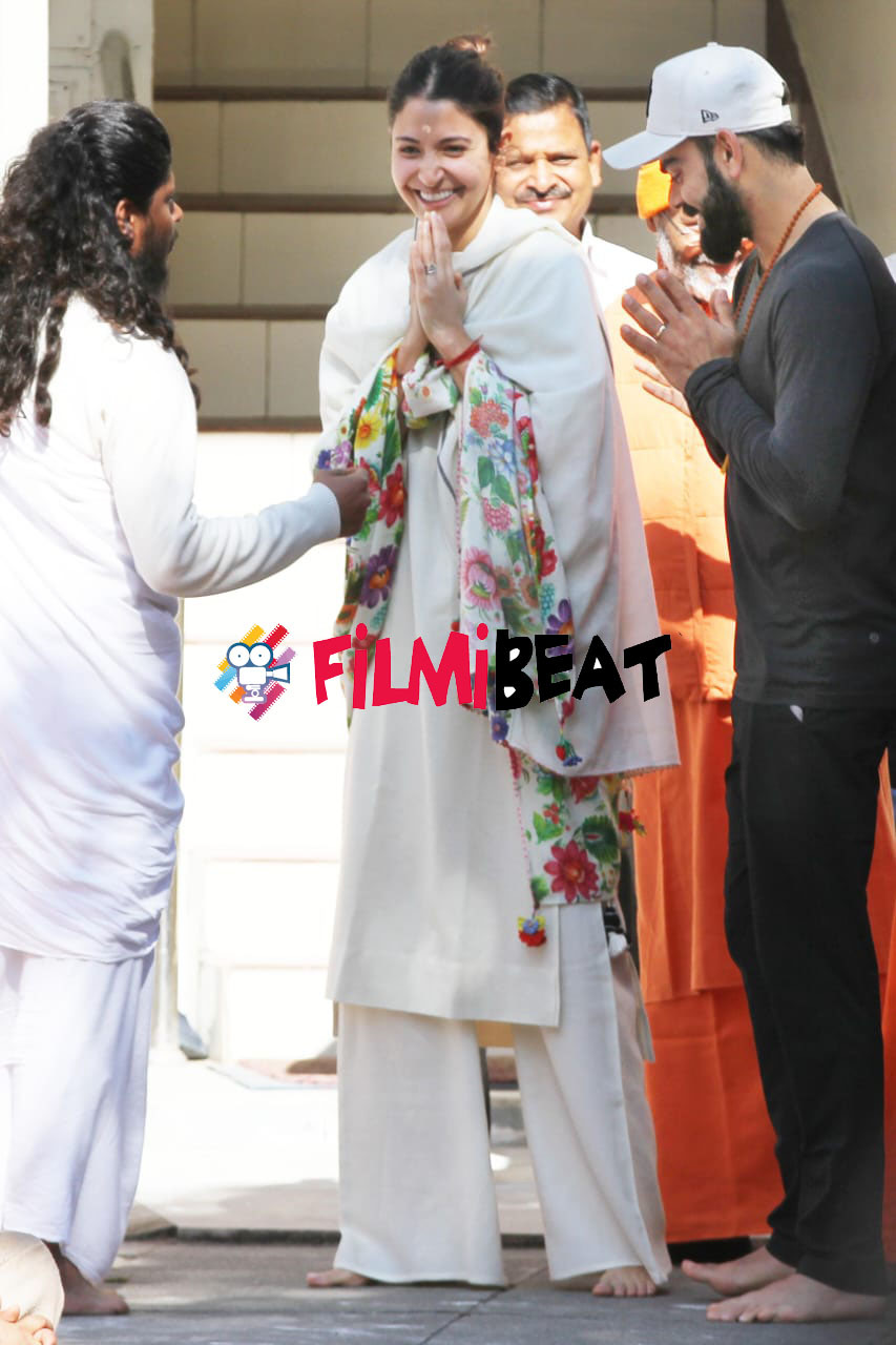 Anushka Sharma and Virat Kohli At Bhandara in Rishikesh; See Photos ...