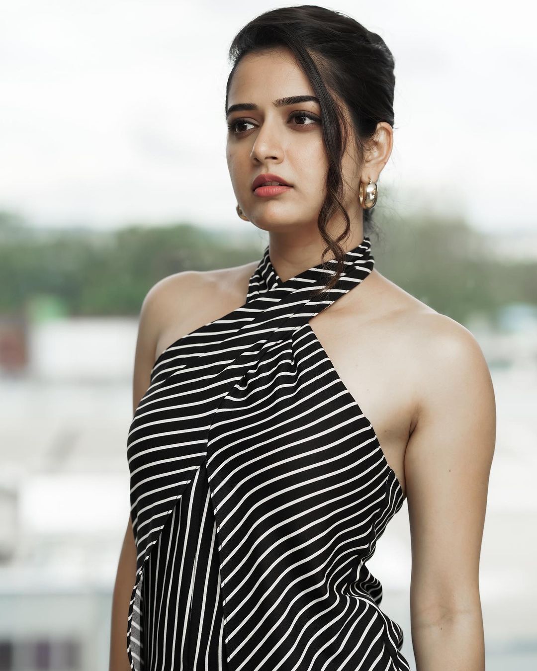 Ashika Ranganath: అమిగోస్ హీరోయిన్ గ్లామర్ డోస్ మాములుగా లేదు ...