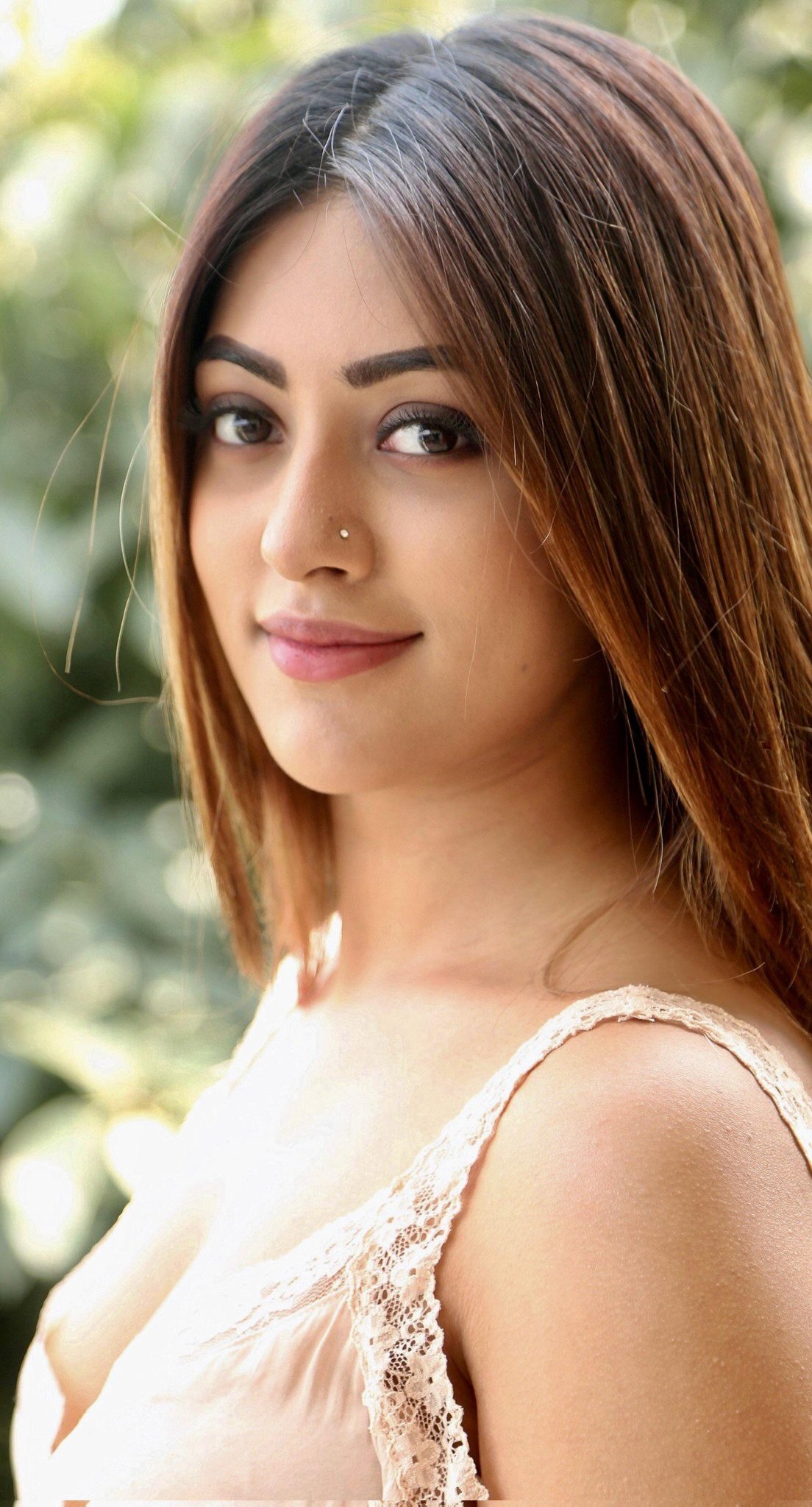 Anu Emmanuel: కొలతలు చూపిస్తూ కవ్విస్తోన్న బ్యూటీ.. ఘాటు ఫోజులతో హీటు పెంచేస్తూ! | Heroine Anu ...