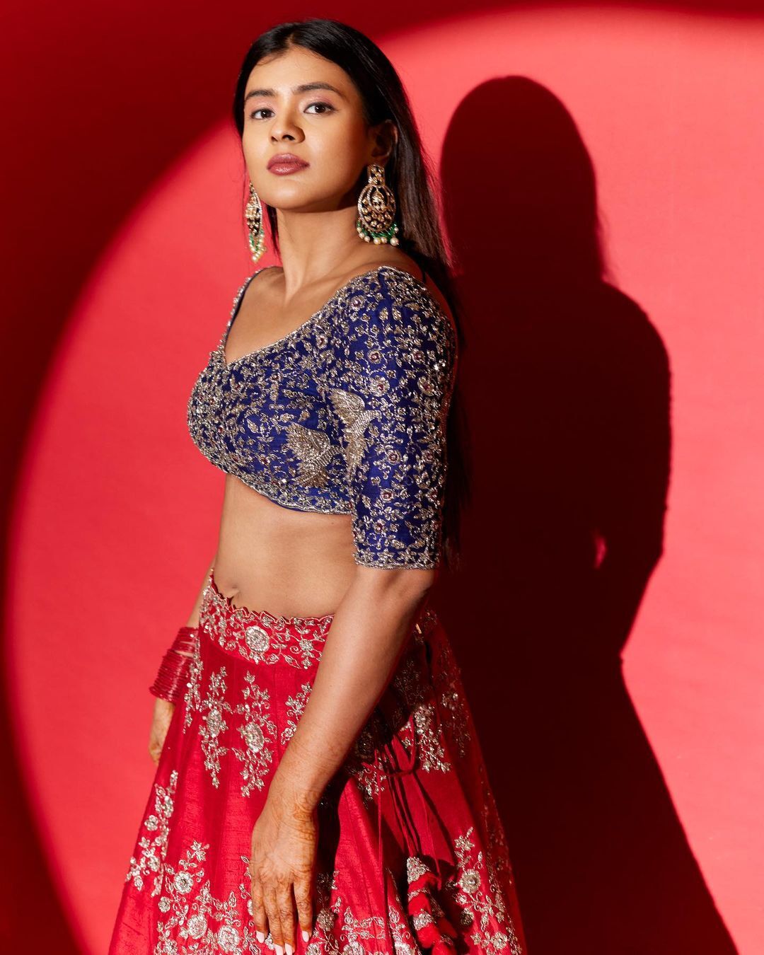 Hebah Patel: అబ్బా అనిపించేలా హెబ్బా.. ఎద అందాలు ఆరబోస్తూ బీభత్సంగా ...