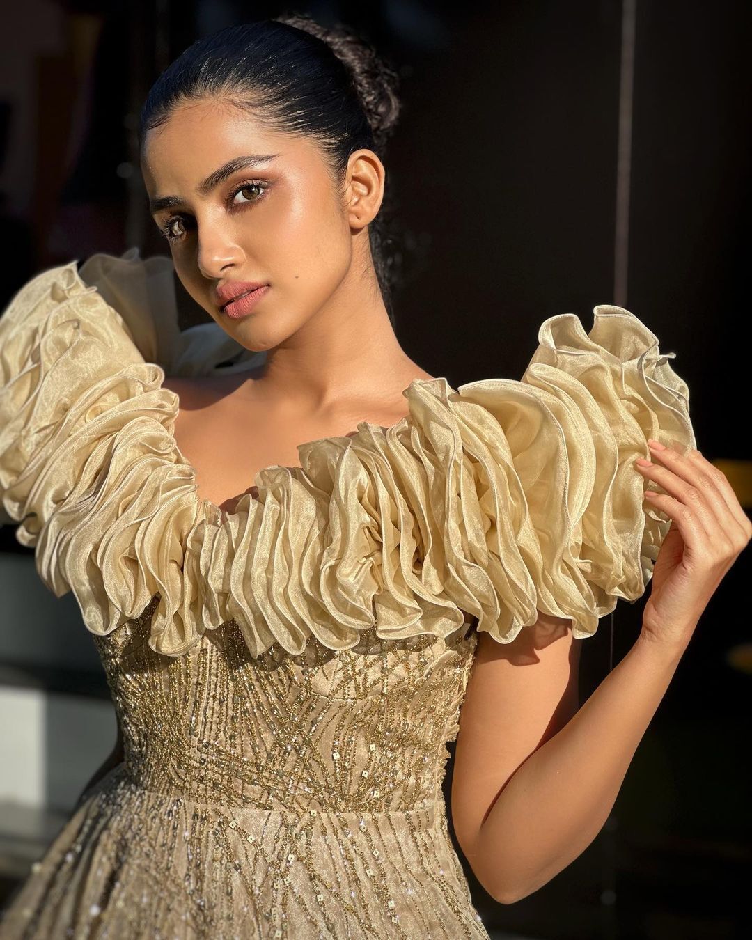 PHOTOS: டார்க் சாக்லேட் போல க்யூட் லுக்கில் அசத்தும் அனுபமா ...