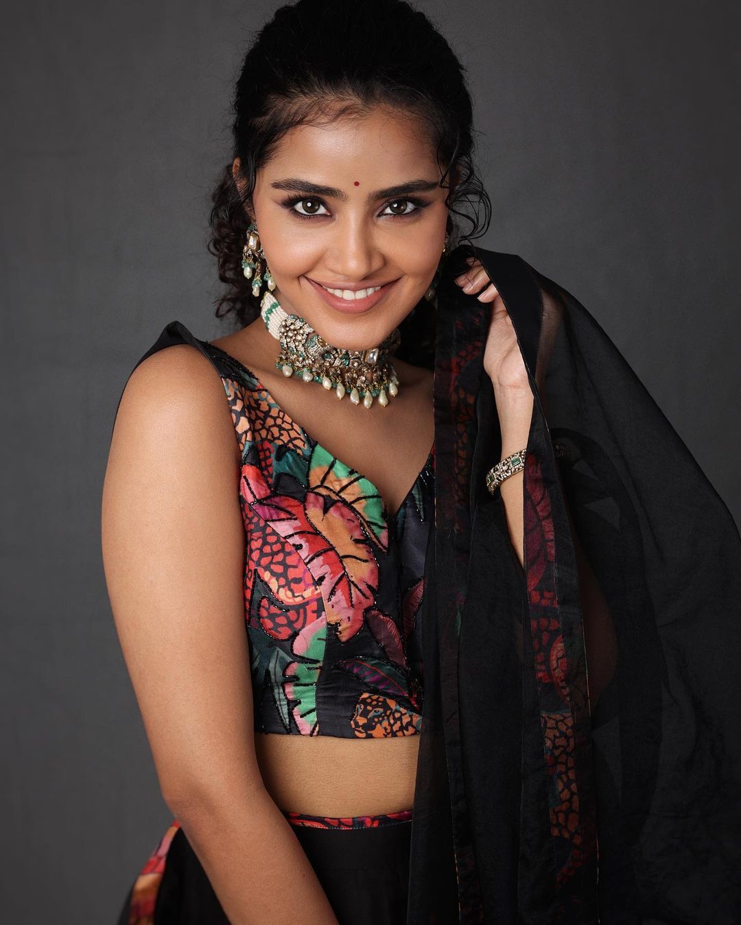 PHOTOS: டார்க் சாக்லேட் போல க்யூட் லுக்கில் அசத்தும் அனுபமா ...