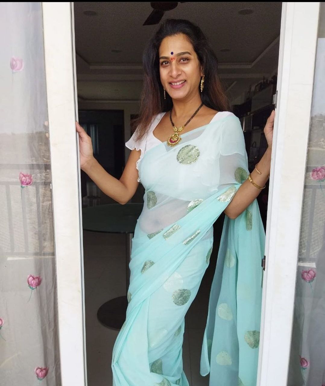 Surekha Vani: గ్లామర్ తో హీటెక్కిస్తున్న సురేఖవాణి.. ఇలా చూస్తే ఎవరైనా ...