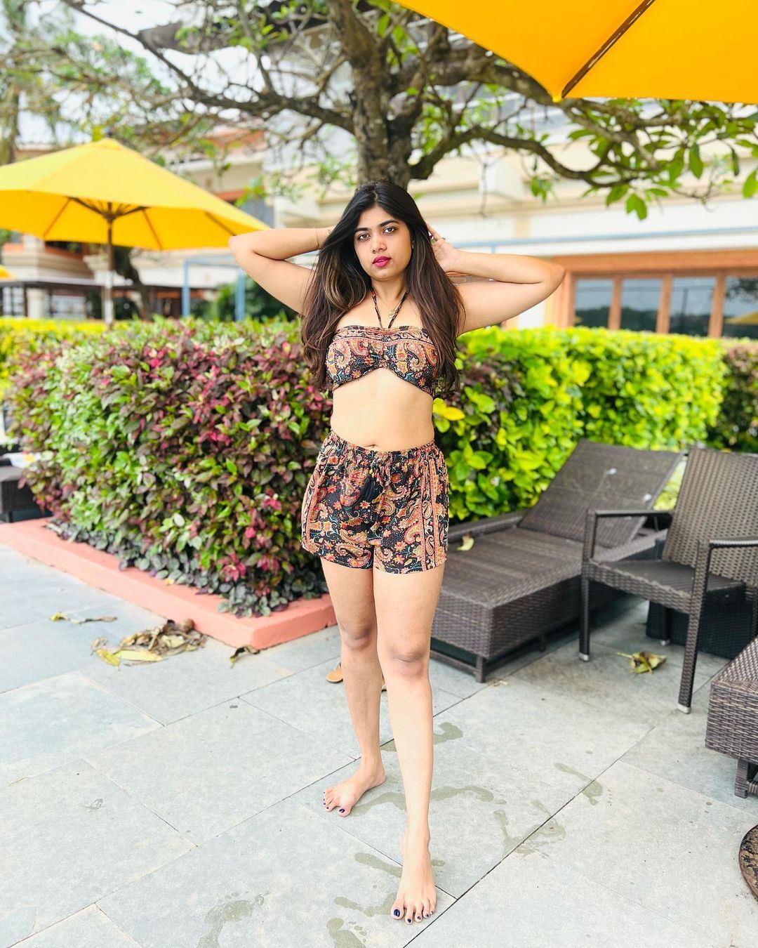 చిట్టి పొట్టి డ్రెస్సులో బీచ్ లో జబర్దస్త్ రీతూ చౌదరి: నిక్కరులో మాములుగా లేదుగా (ఫొటోలు ...