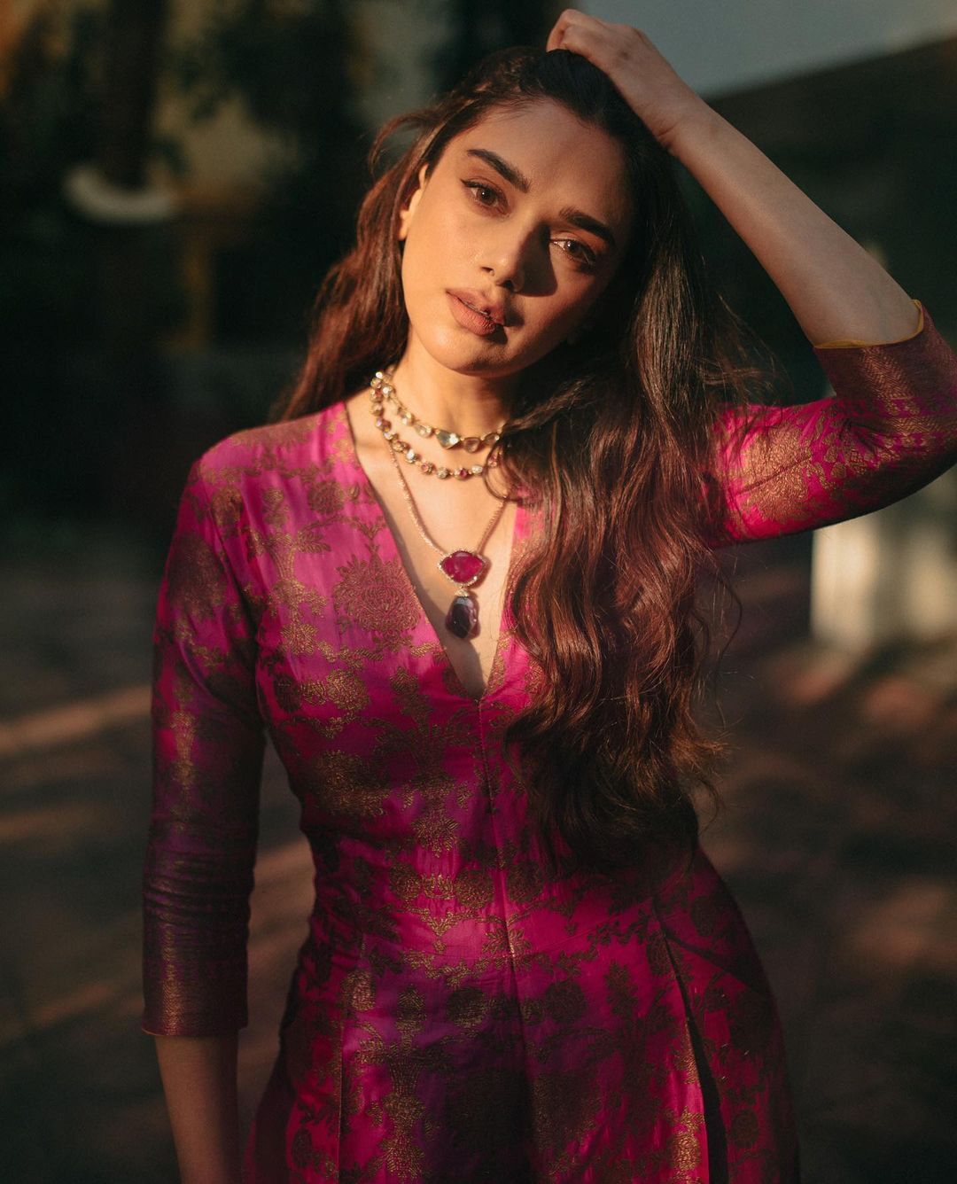 Aditi Rao Hydari: గ్లామర్ తో హీటెక్కిస్తున్న అదితి రావ్.. ఎక్కువగా ఆ ...