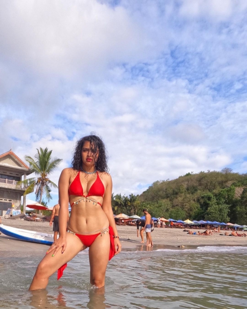 Apsara Rani Bold Photoshoot Viral On Internet; See Photos - Filmibeat