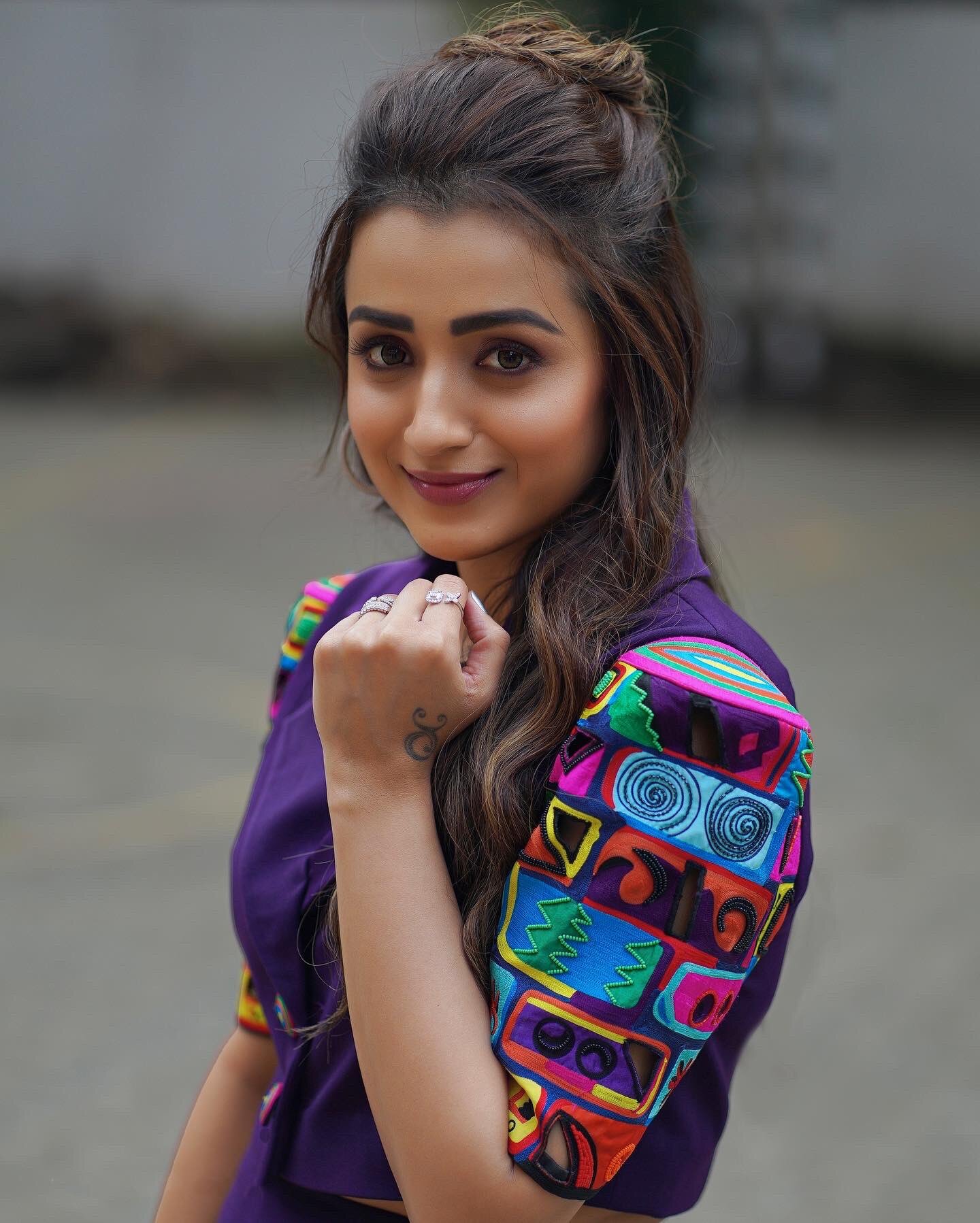 Trisha: చీరలోనూ వేడి పుట్టిస్తోన్న త్రిష.. ఏం తింటుందో ఇలా మెయింటైన్ ...
