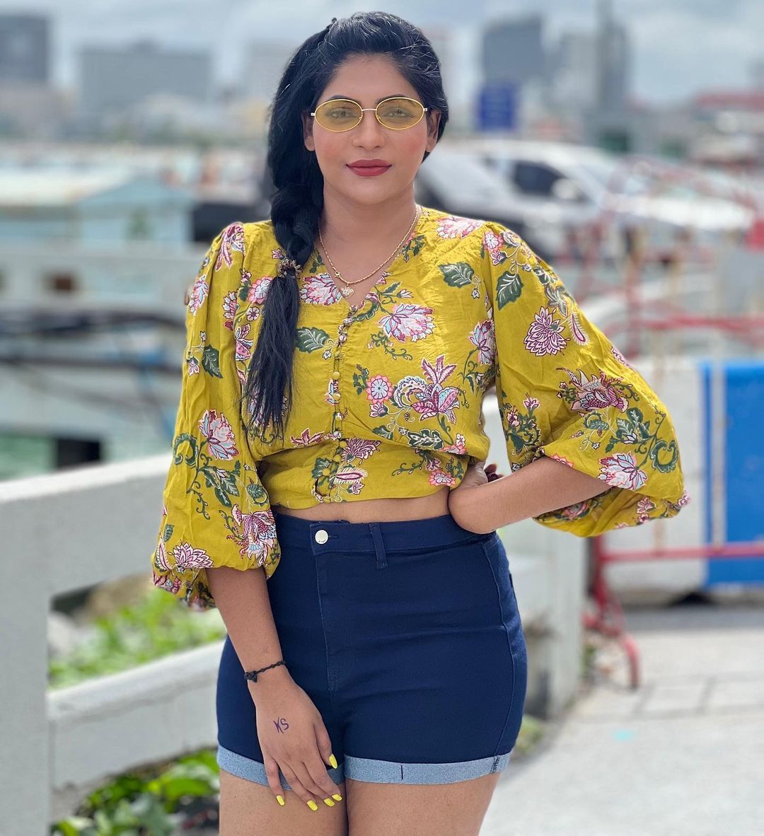 PHOTOS : தமிழ்நாட்டின் மியா கலிஃபா..ரேஷ்மா பசுபுலேட்டியின் க்யூட் ...