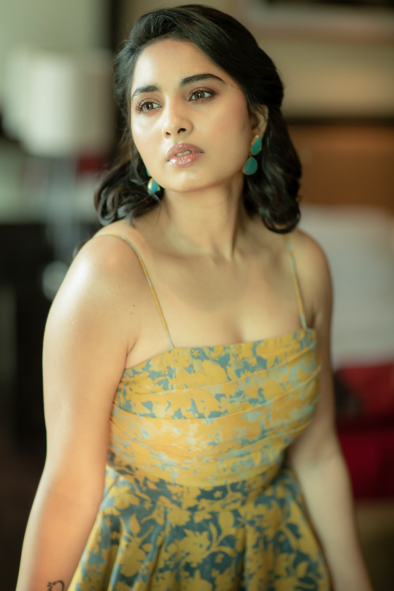 அடுத்த ரவுண்டிற்கு தயாராகும் ஸ்ருஷ்டி டாங்கே.. க்யூட் போட்டோஸ் இதோ ...