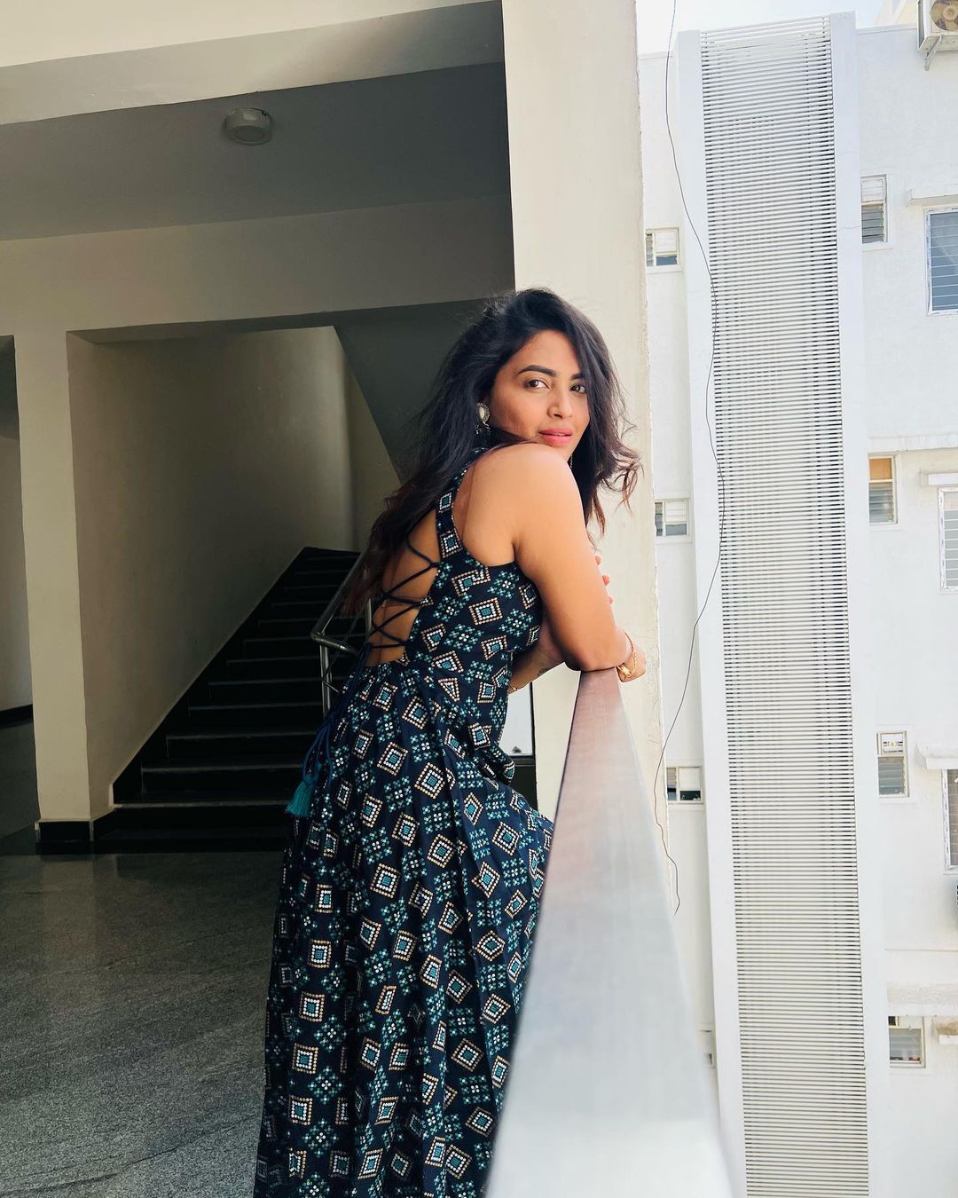 Alekhya Harika: గవ్వల రవికలో దేత్తడి పిల్ల హాట్ షో.. నాభి అందాలు ...