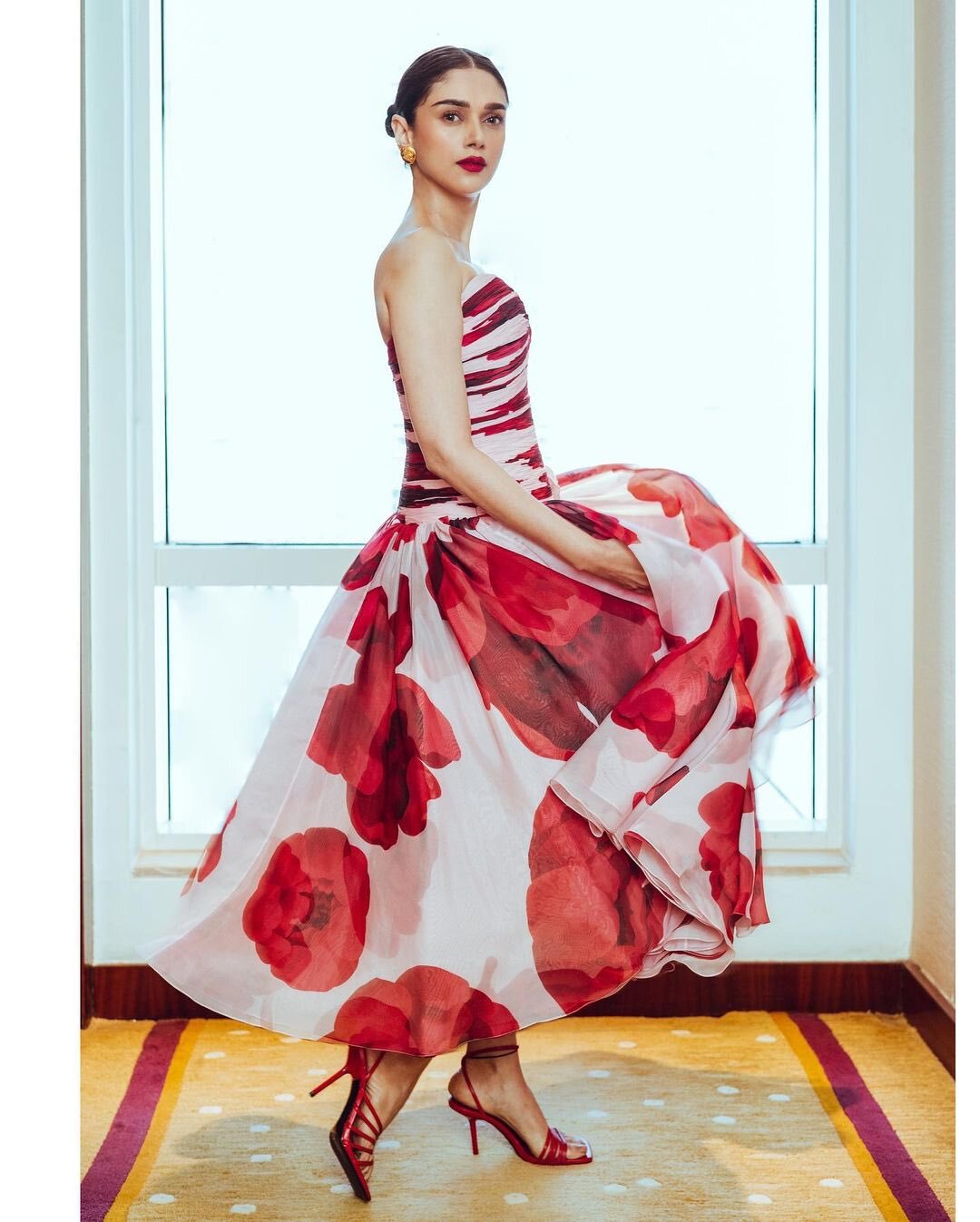 Aditi Rao Hydari: ఓ రేంజ్‌లో రెచ్చిపోయిన అదితి.. విచిత్రమైన ...