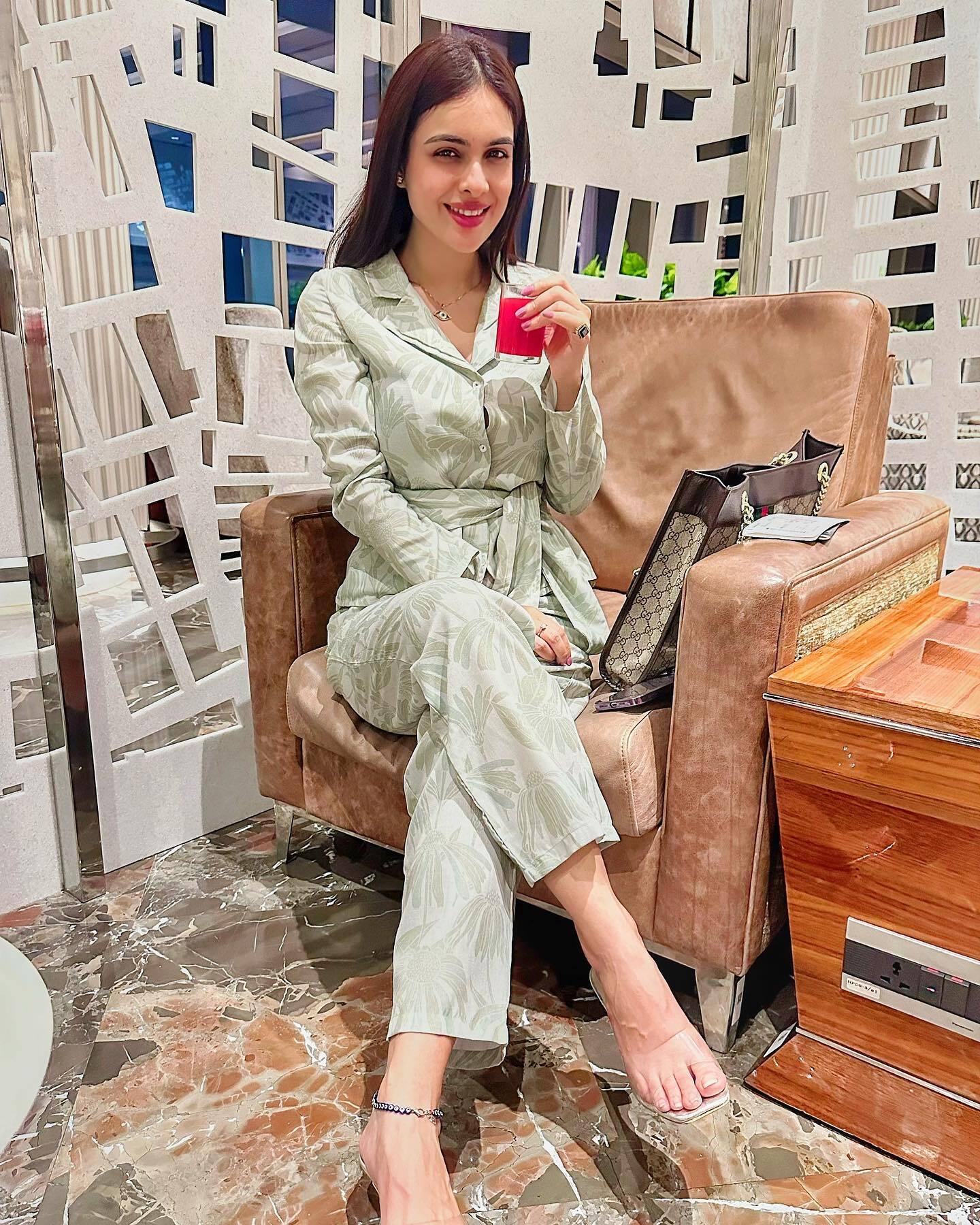 Neha Malik: नेहा मलिक ने अपनी सादगी से जीत लिया लोगों का दिल, एक्ट्रेस ...