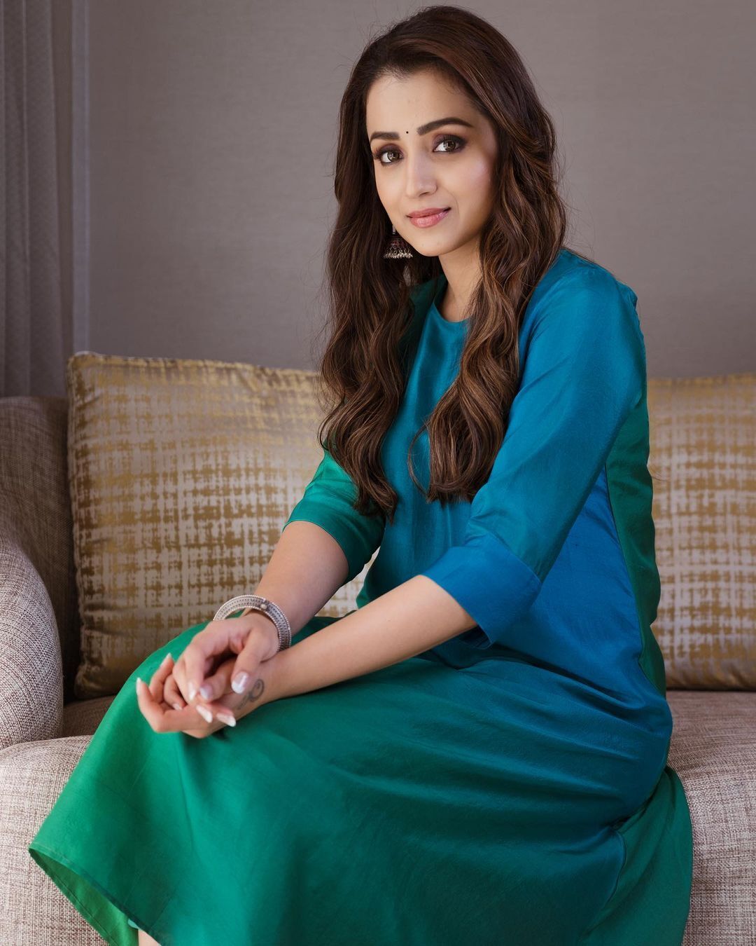 Trisha Krishnan వయసు పెరుగుతున్న తరగని అందం: లేటెస్ట్ ఫోటోస్ లో క్యూట్ ...