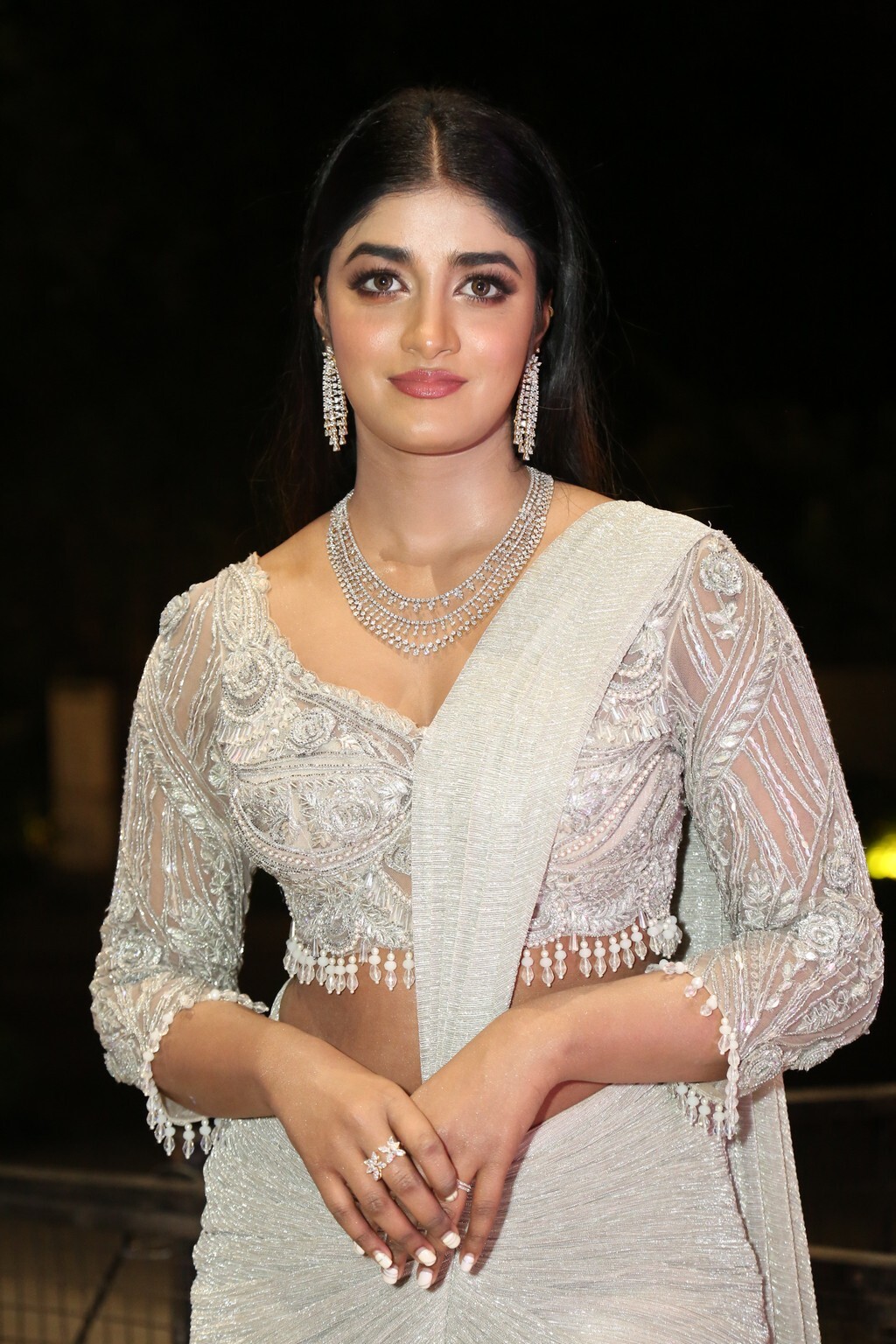 Dimple Hayathi శ్వేతవర్ణం దుస్తుల్లో రామబాణం హీరోయిన్.. చూపులతోనే ...