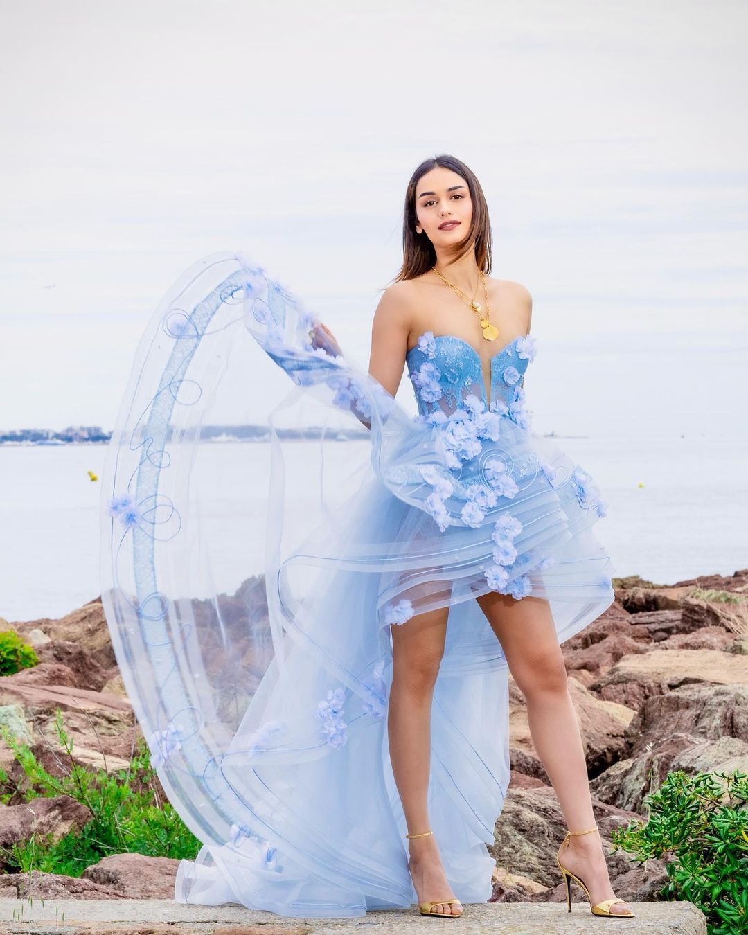 Cannes 2023: இது AI எடிட்டிங்லாம் இல்லைங்க.. ரியல் பியூட்டி.. கேன்ஸில் கலக்கும் உலக அழகி ...