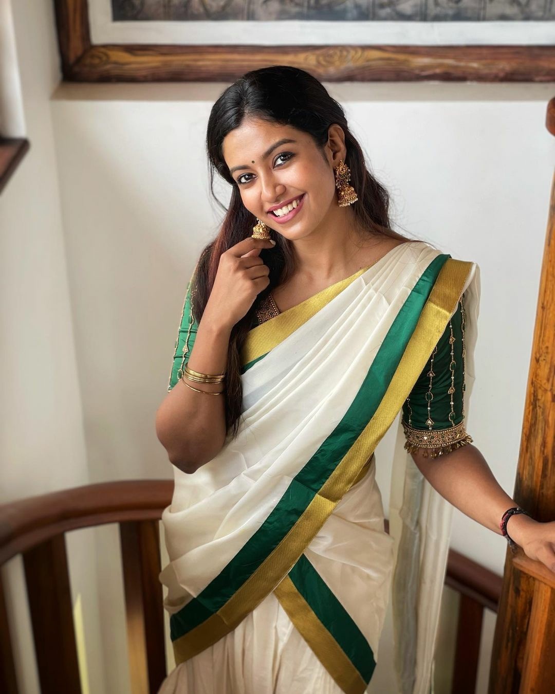 Roshni Haripriyan Photos: Find Latest HD Images, Pictures, Stills ...