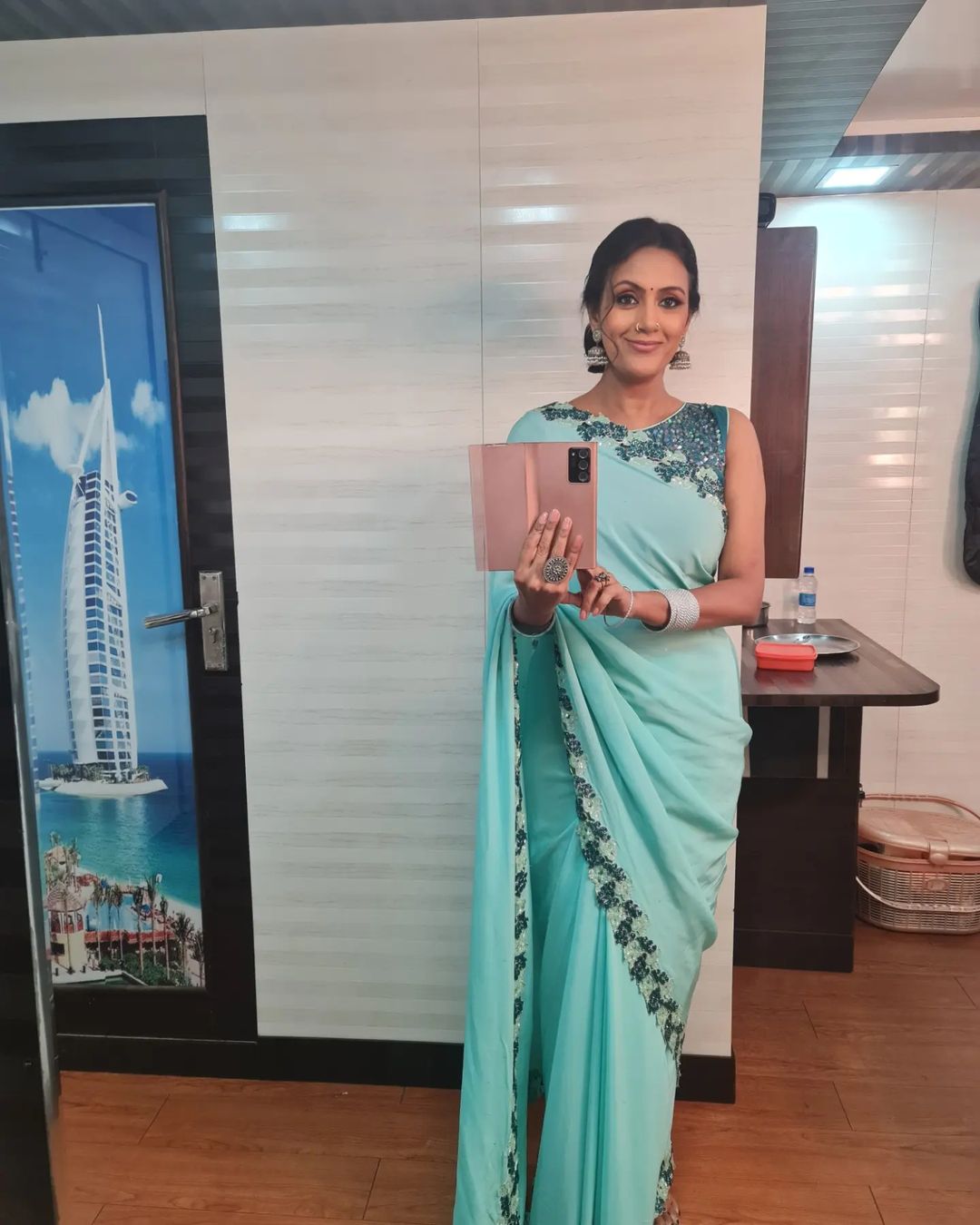 PHOTOS: அடேங்கப்பா.. தி கேரளா ஸ்டோரி நடிகை தேவதர்ஷினியா இது.. வேற லெவல் லுக்கில் மிரட்டல்! | The ...