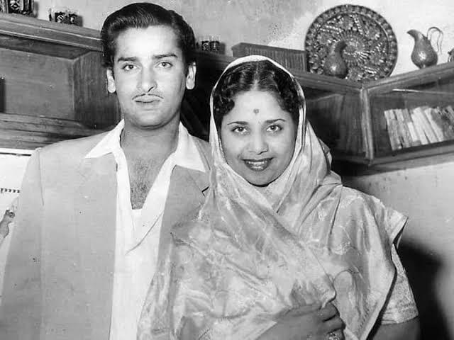 इन हसीनाओं ने सादगी भरे अंदाज़ में मंदिर में रचाई शादी, नहीं किया कोई ...