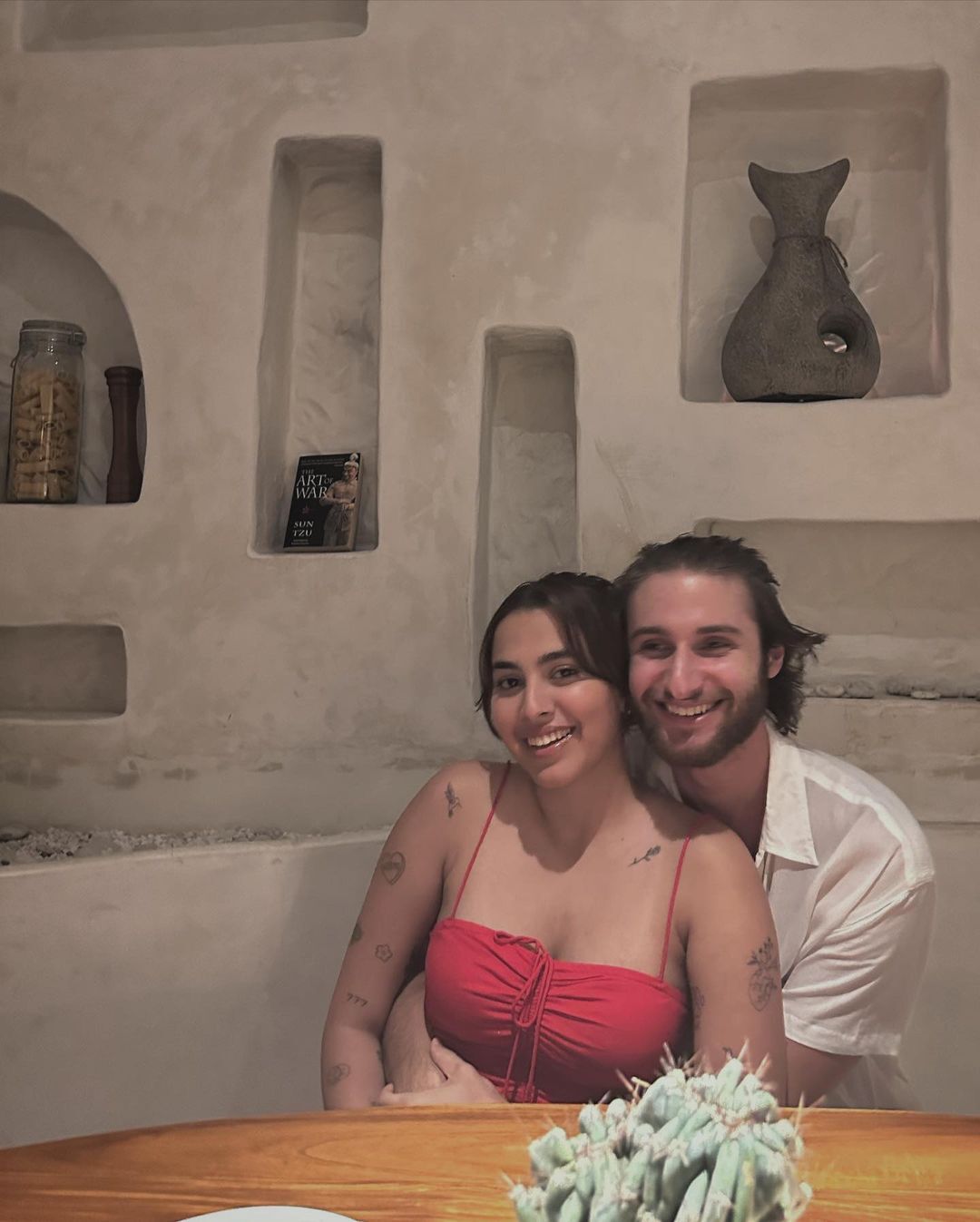 Aaliyah Kashyap enjoys a Bridal party with bestie Khushi Kapoor and others, flaunts her Diamond ...