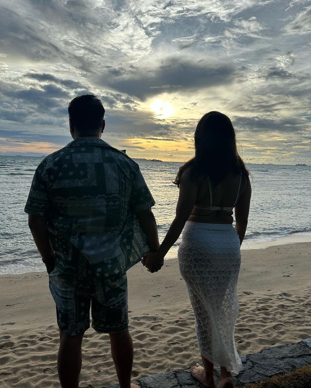 Anasuya Bhardwaj liplocks husband Sushank in Thailand as they celebrate ...