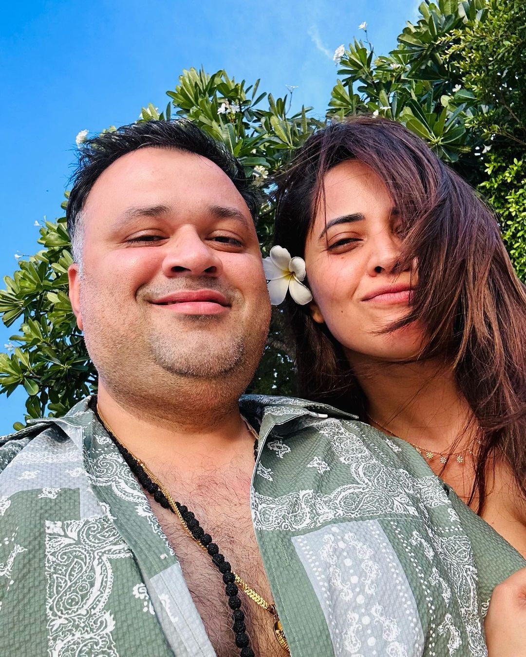 Anasuya Bhardwaj liplocks husband Sushank in Thailand as they celebrate ...