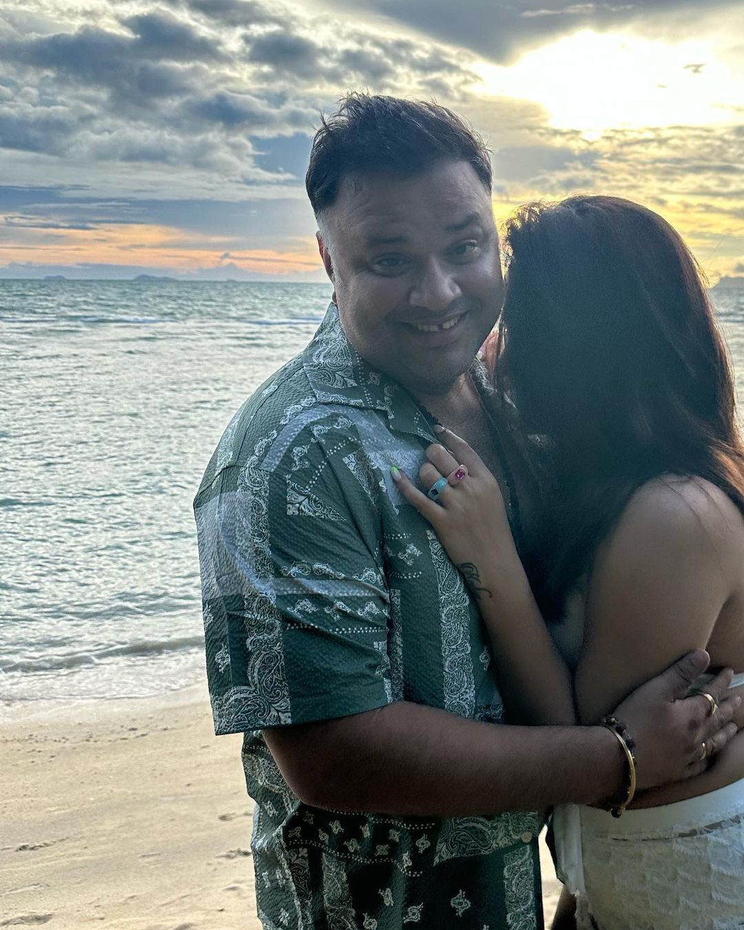 Anasuya Bhardwaj liplocks husband Sushank in Thailand as they celebrate ...