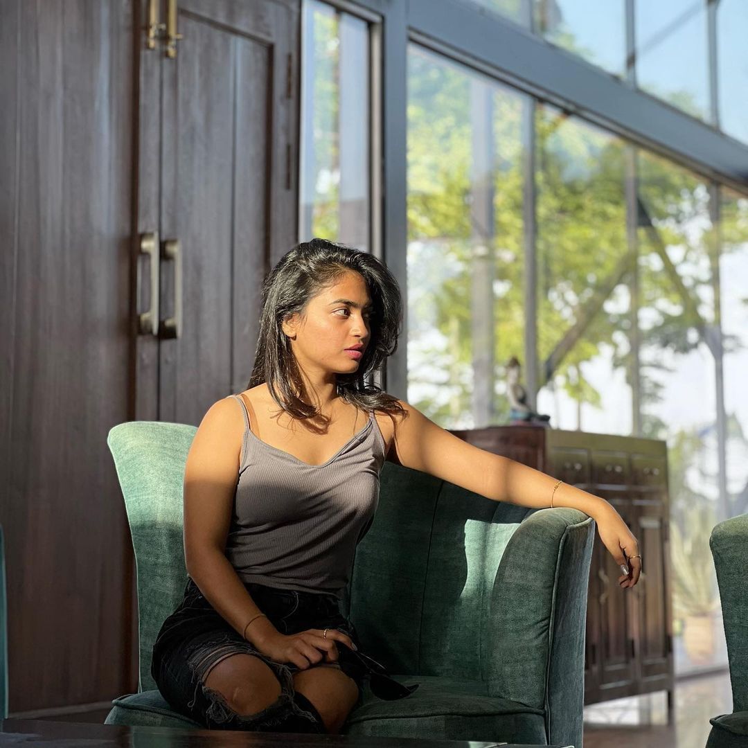 Alekhya Harika: దేత్తడి పిల్ల హారిక ఓవర్ డోస్ హాట్ షో.. ఫొటోలు వైరల్ | Bigg Boss Fame Alekhya ...