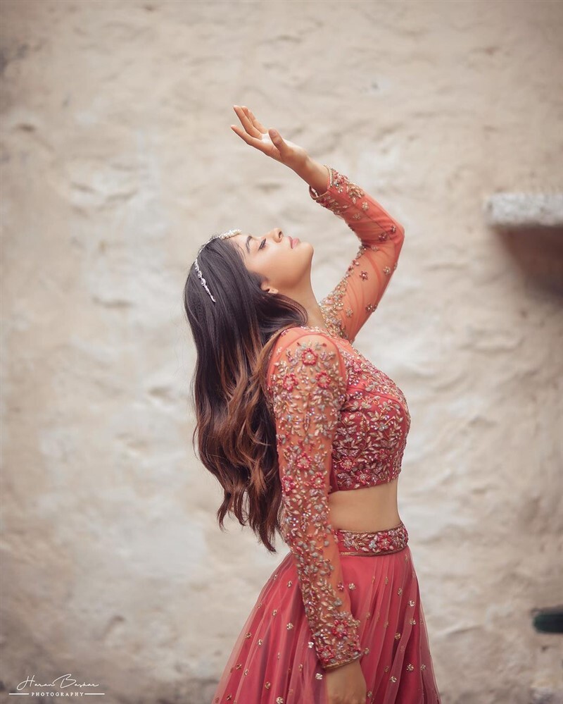 Dharshana Ashokan Photos: Find Latest HD Images, Pictures, Stills ...