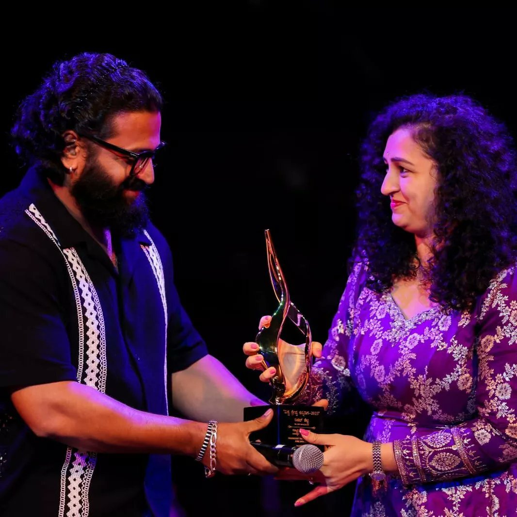 Kantara star Rishab Shetty presented with the Vishwa Shrestha Kannadiga 2023 Award in US - Filmibeat