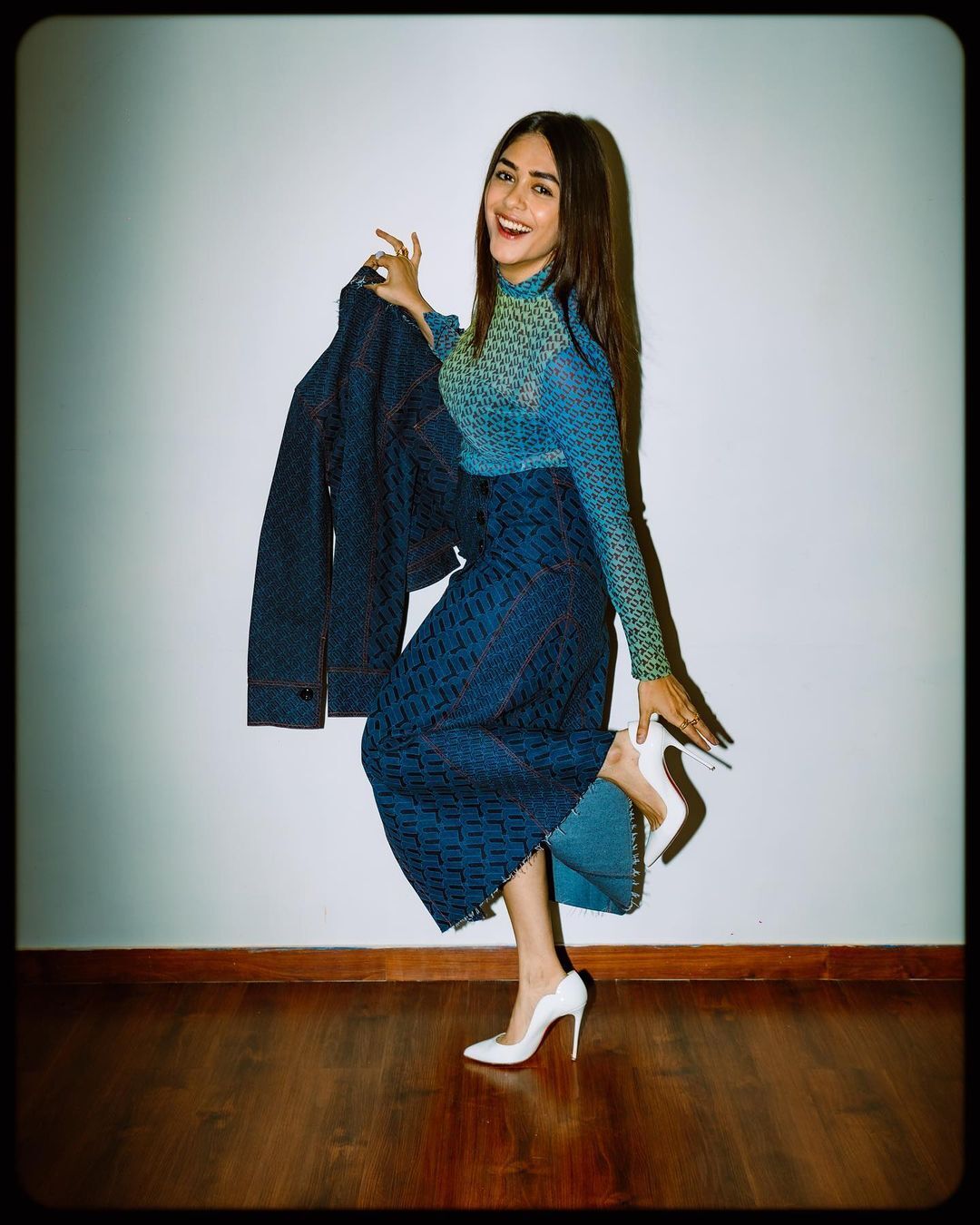 Mrunal Thakur Sets the Denim Trend on Fire in Stylish Co-ord Ensemble ...