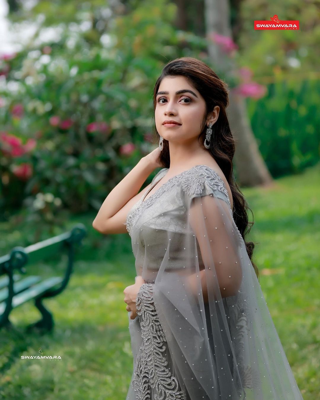 Vyooham Photos వైఎస్ భారతీ పాత్రలో బుక్కైన మానస రాధాకృష్ణన్.. ఆర్జీవి ...