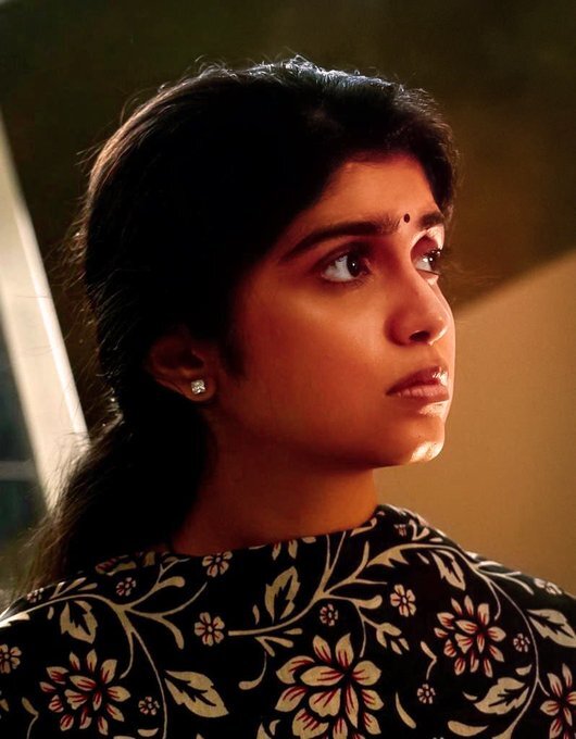 Vyooham Photos వైఎస్ భారతీ పాత్రలో బుక్కైన మానస రాధాకృష్ణన్.. ఆర్జీవి ...