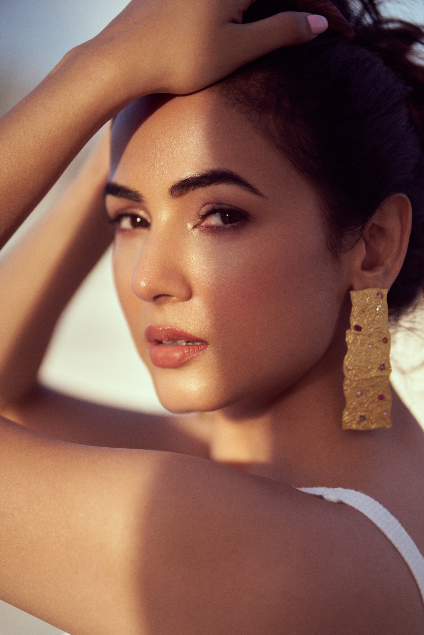 Sonal Chauhan: బాలయ్య హీరోయిన్ సోయగాల వల.. ఒంటిపై బట్టలే నిలవట్లేదు ...