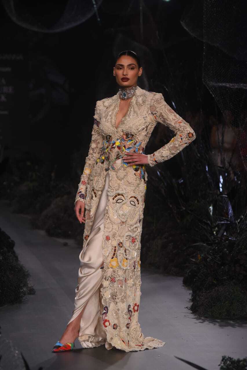 Athiya Shetty Mesmerizes in Anamika Khanna's Ensemble, Fans say ‘She's ...