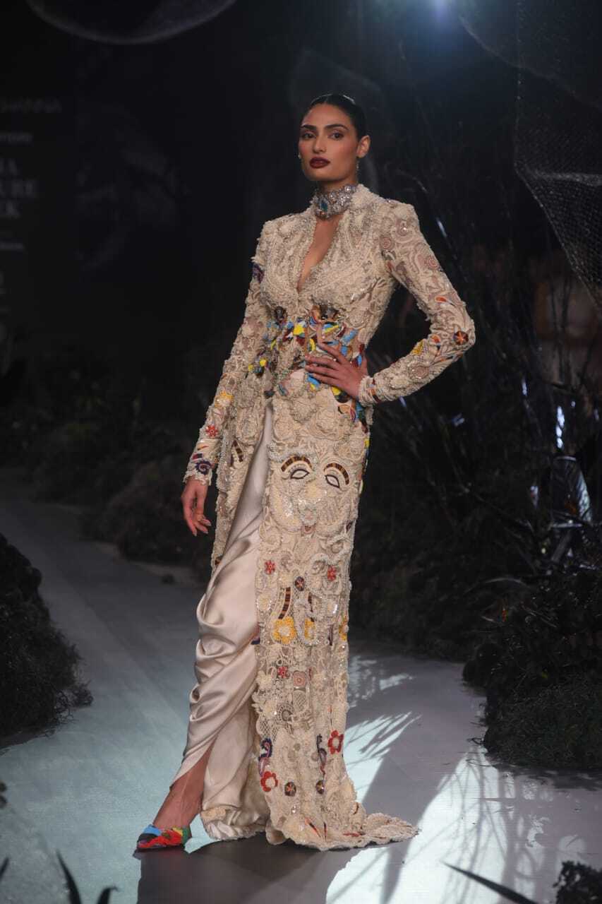 Athiya Shetty Mesmerizes in Anamika Khanna's Ensemble, Fans say ‘She's ...