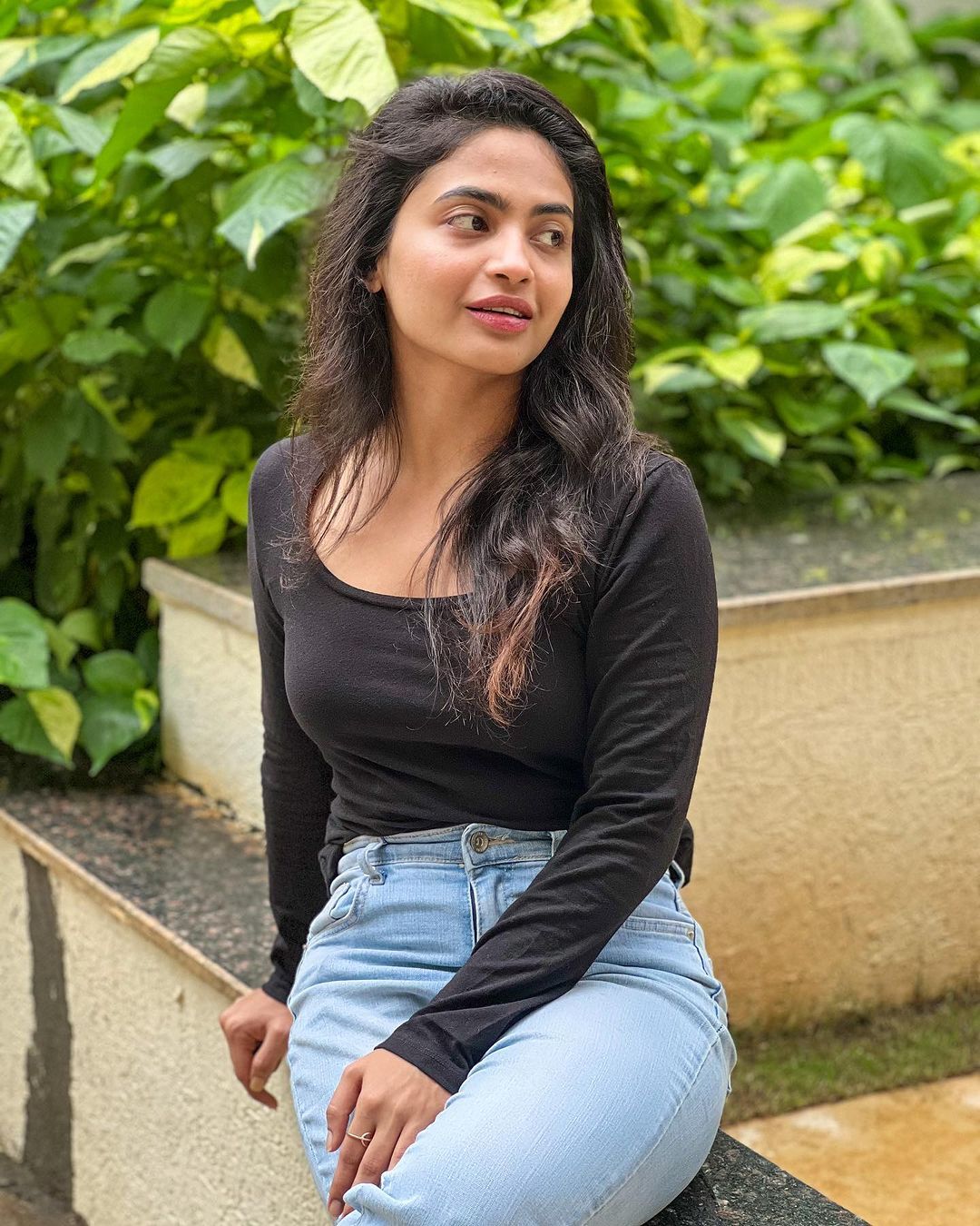 Alekhya Harika: కనువిందుగా దేత్తడి పిల్ల హారిక అందాలు.. ఫొటోలు వైరల్ | Bigg Boss Fame Alekhya ...