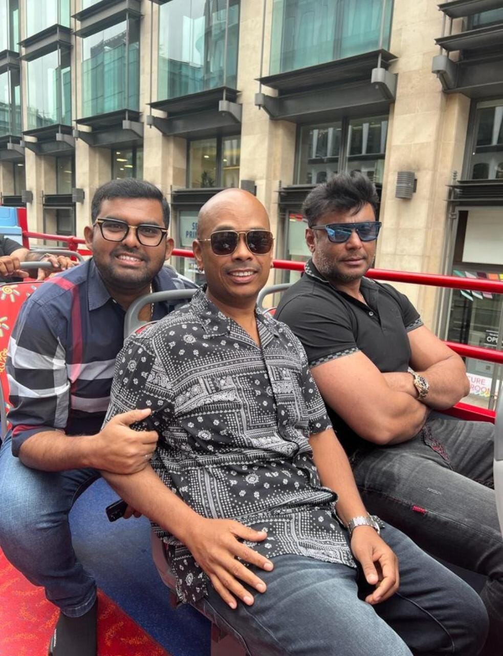 Darshan Thoogudeepa Enjoys His Vacation With Friends; Pics Goes Viral ...