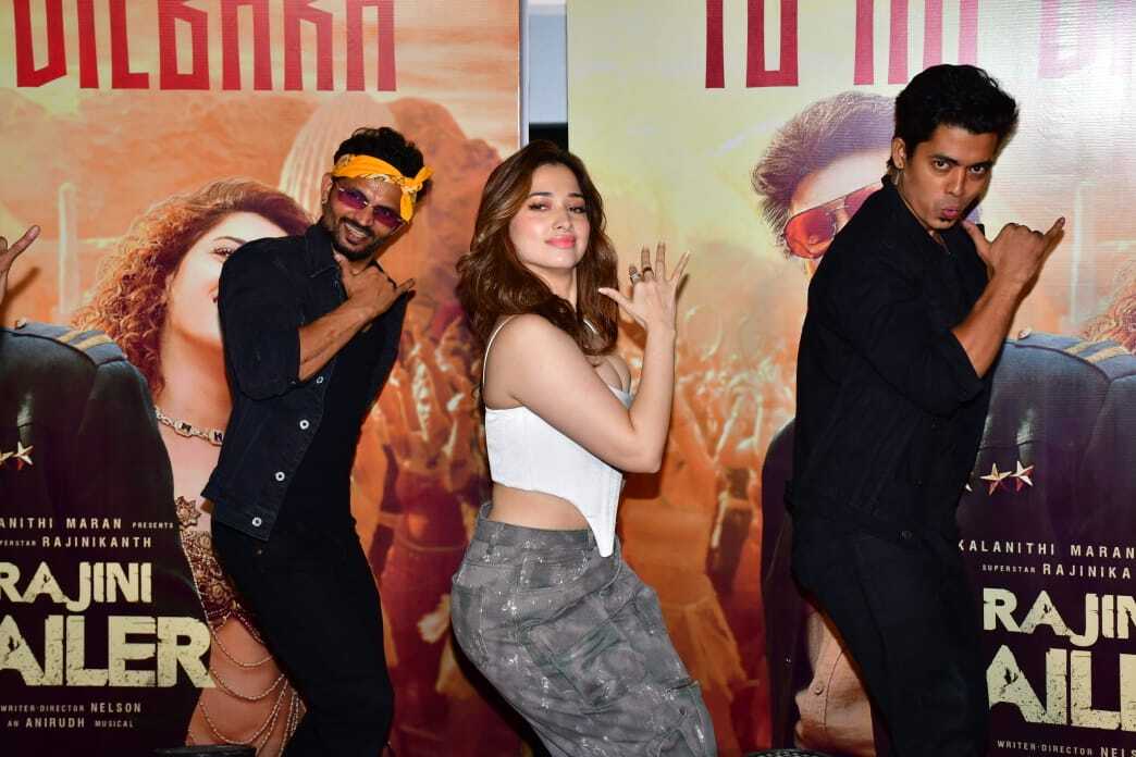 Hottie Alert!! Tamannaah Bhatia Sets the Stage Ablaze In Daring Outfit ...