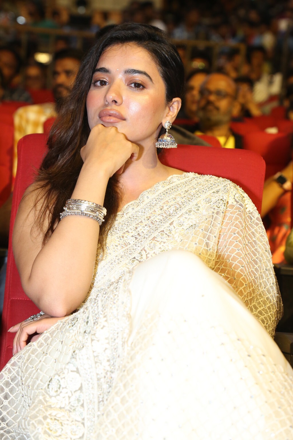 Ketika Sharma చీరకట్టులో కేతిక శర్మ సోయగాలు.. దాచినా దాగని అందాలతో ...