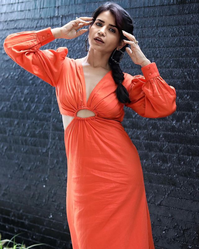 Priya Ahuja Rajda shows how to slay red carpet fashion, lifts trophy ...