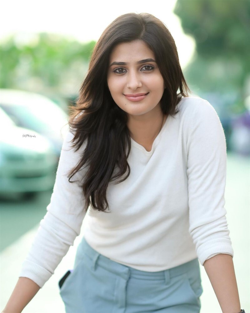 20+ Vaishnavi Sundar Photos: Find Latest HD Images, Pictures, Stills ...