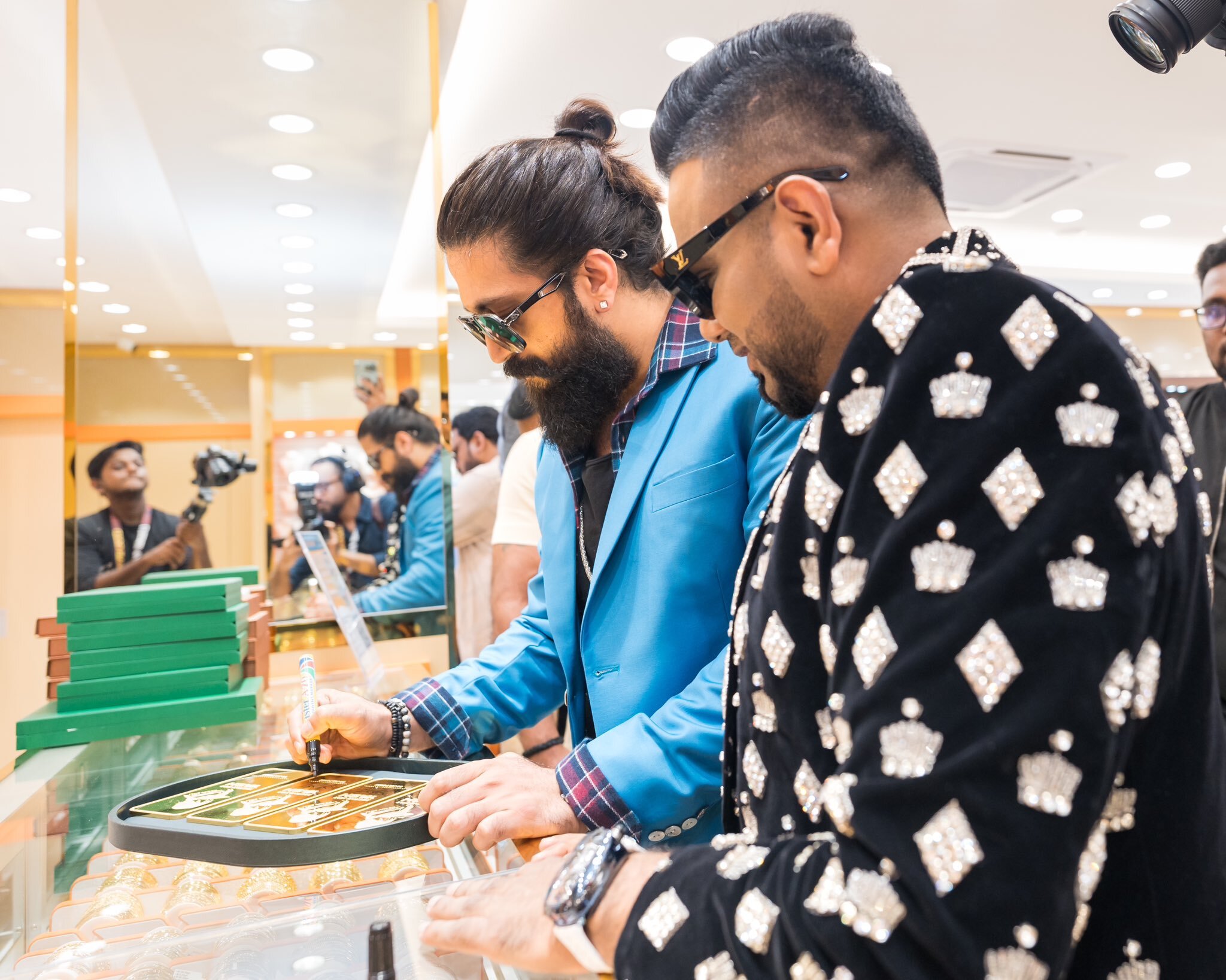 Yash Makes a Glittering Mark in Malaysia, Unveils Gold Showroom and ...