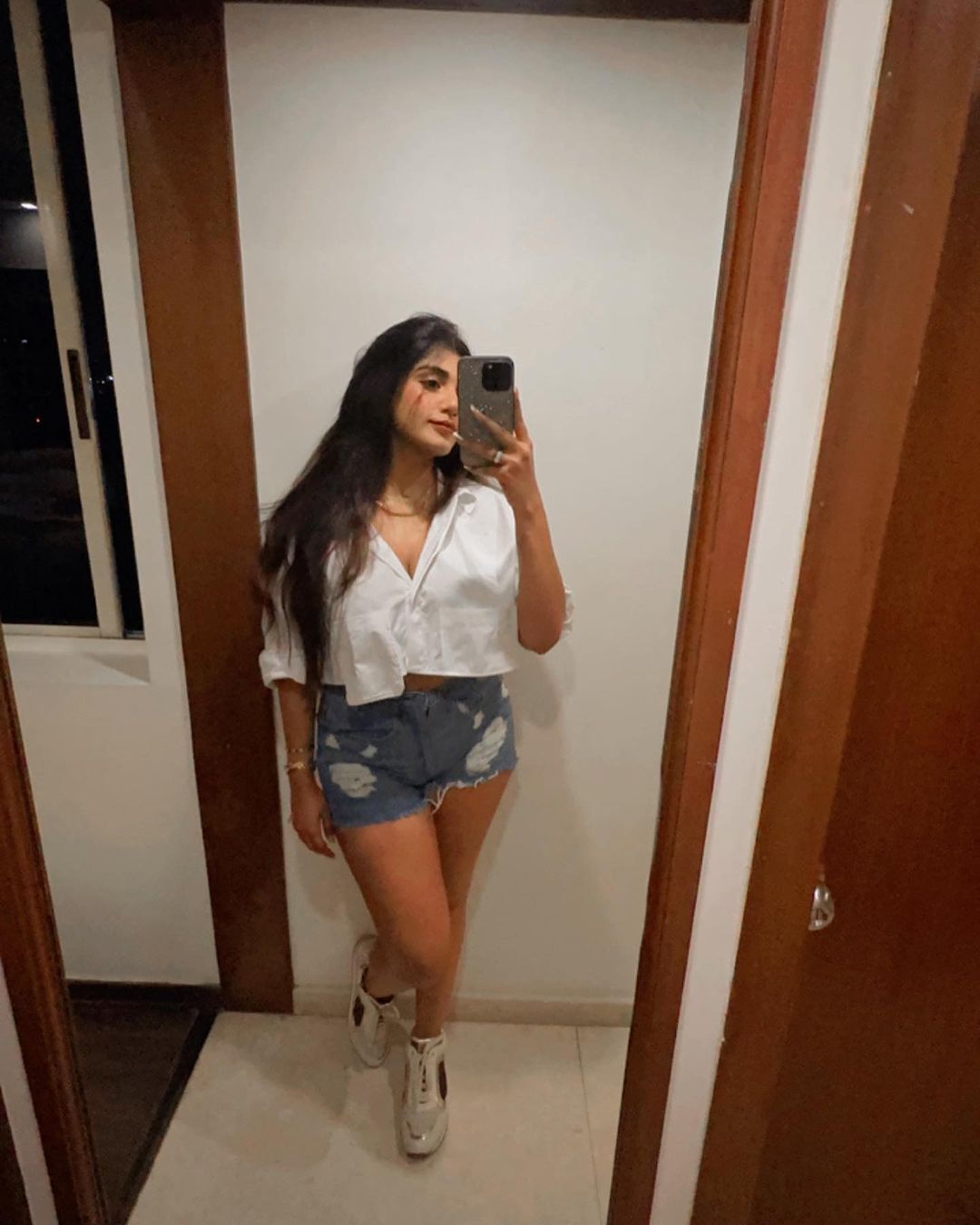 బాత్ రూమ్ పిక్స్ షేర్ చేసిన సురేఖావాణి కూతురు.. ఓసారి మీరే లుక్కేయండి ...